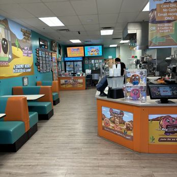 DESERT DONUTS - Updated July 2025 - 440 Photos & 490 Reviews - 3134 W ...