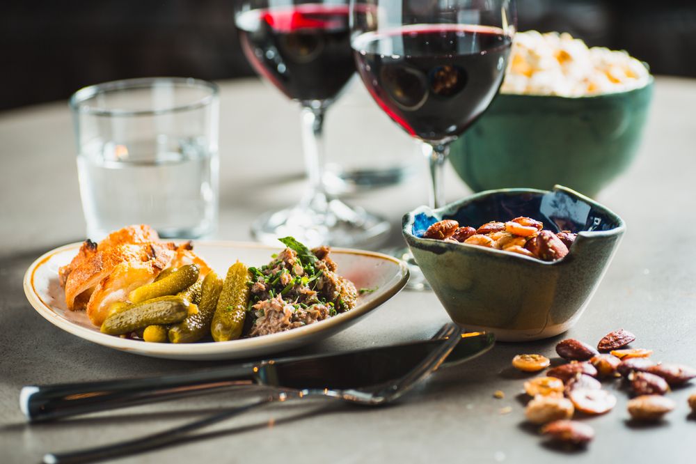 DRYCK VINBAR - Updated July 2024 - Swedenborgsgatan 1, Stockholm ...