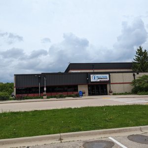 NAGA-WAUKEE ICE ARENA - Updated January 2025 - 2699 Golf Rd, Delafield ...