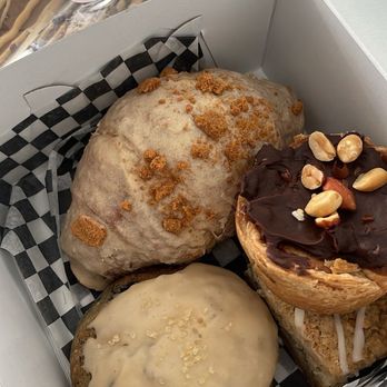 CIRCLES AND SQUARES - Updated June 2025 - 27 Photos & 12 Reviews - 1909 ...