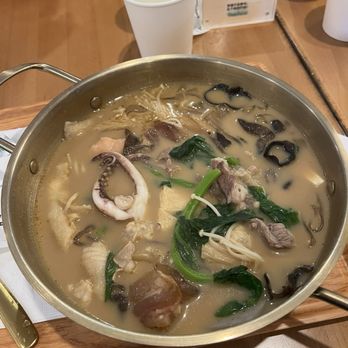 MALA TOWN - Updated July 2024 - 653 Photos & 417 Reviews - 1737 Decoto ...