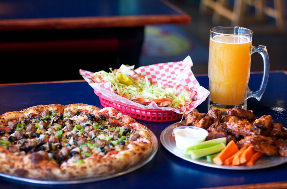 STADIUM PEPZ PIZZA & EATERY - Updated October 2024 - 259 Photos & 344 ...