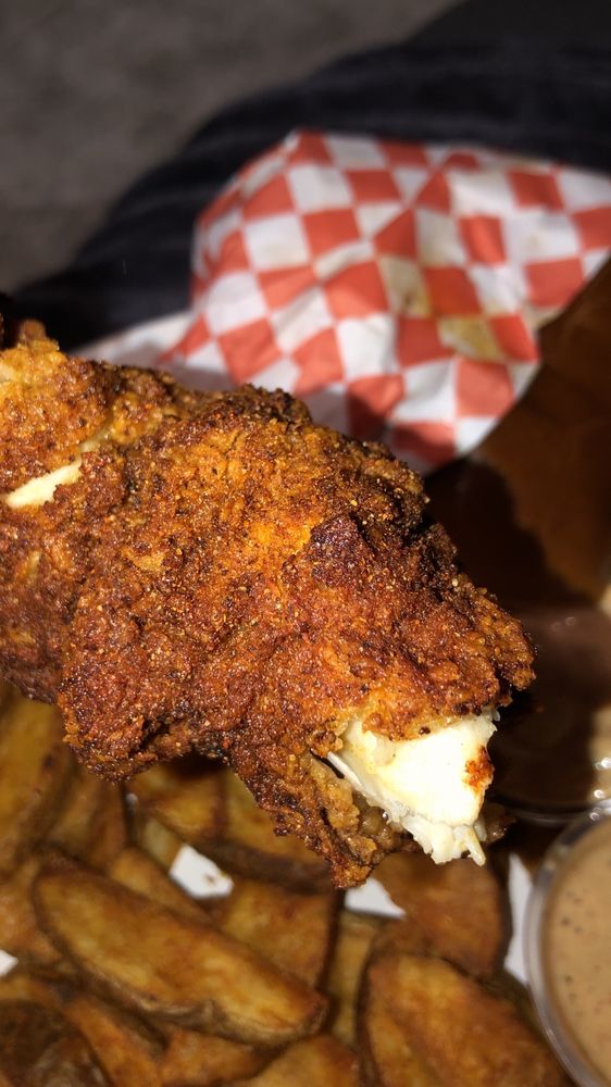 THE RED CHICKZ - 628 Photos & 572 Reviews - 557 S Spring St, Los ...