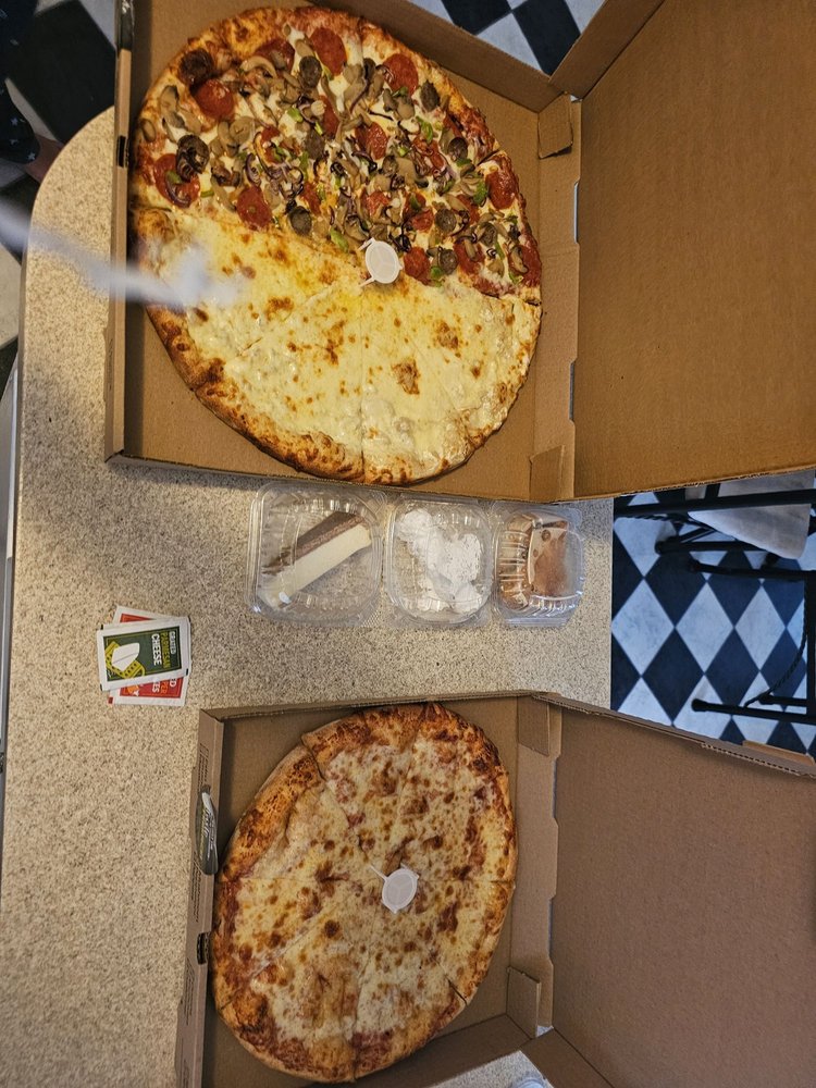 ZEIN’S PIZZA WINGS AND SUBS - Updated November 2025 - 50 Photos & 50 Reviews - 2091 Highland Ave ...