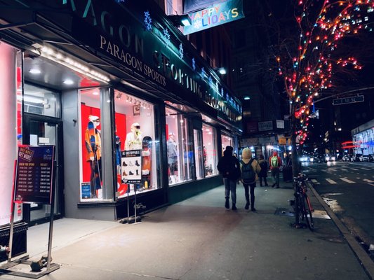 PARAGON SPORTS - 186 Photos & 823 Reviews - 867 Broadway, New York, New ...