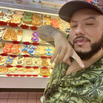 DK’S DONUTS & BAKERY - Updated November 2024 - 4427 Photos & 2542 ...