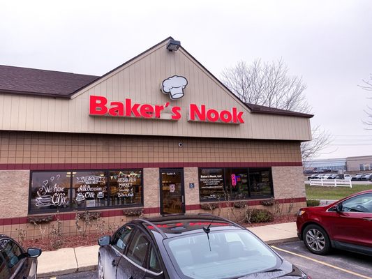 BAKER’S NOOK - 31 Photos & 28 Reviews - 901 W Michigan Ave, Saline ...