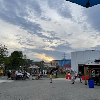 MAIN LINE BREWERY - Updated June 2025 - 151 Photos & 33 Reviews - 1603 ...