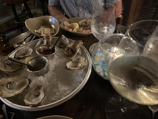 ROE. RAW OYSTER BAR & STEAK - 33 Photos & 31 Reviews - 588 E Main St ...
