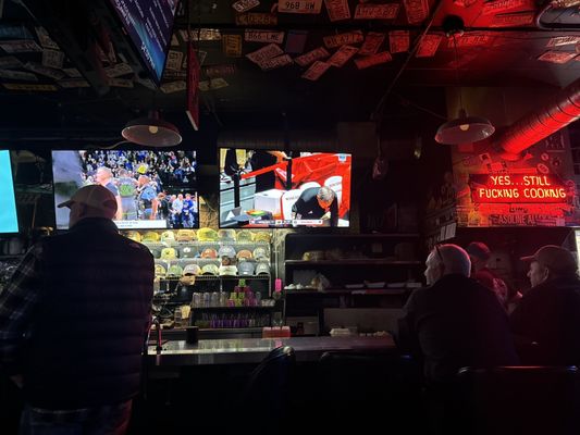 PETE’S GARAGE BAR - Updated December 2025 - 213 Photos & 277 Reviews ...