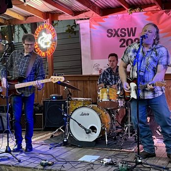 LATCHKEY - Updated October 2025 - 42 Photos & 47 Reviews - 1308 E 6th ...