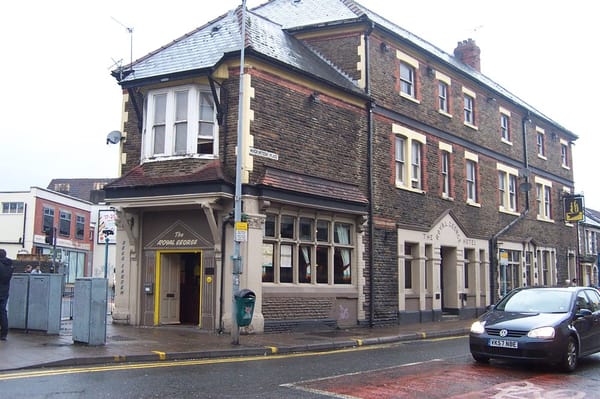 THE ROYAL GEORGE - Updated January 2026 - 16 Reviews - 1-5 Mackintosh ...