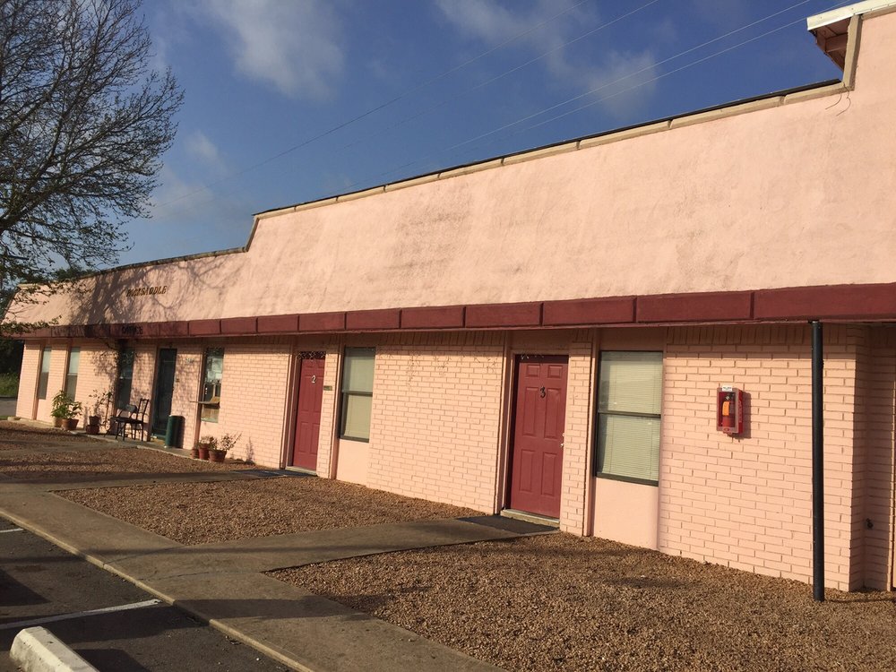 PACK SADDLE MOTEL - Updated December 2025 - 2919 W Ranch Road 1431 ...