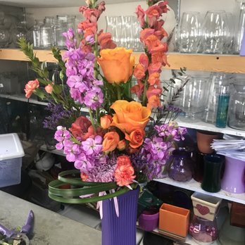 ROBYNN’S NEST FLOWERS & GIFTS - Updated August 2025 - 102 Photos & 58 ...