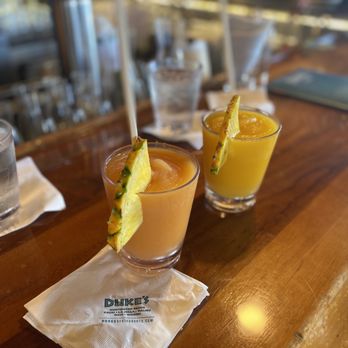 DUKE’S WAIKIKI with 8943 Reviews & 10776 Photos - 2335 Kalakaua Ave ...