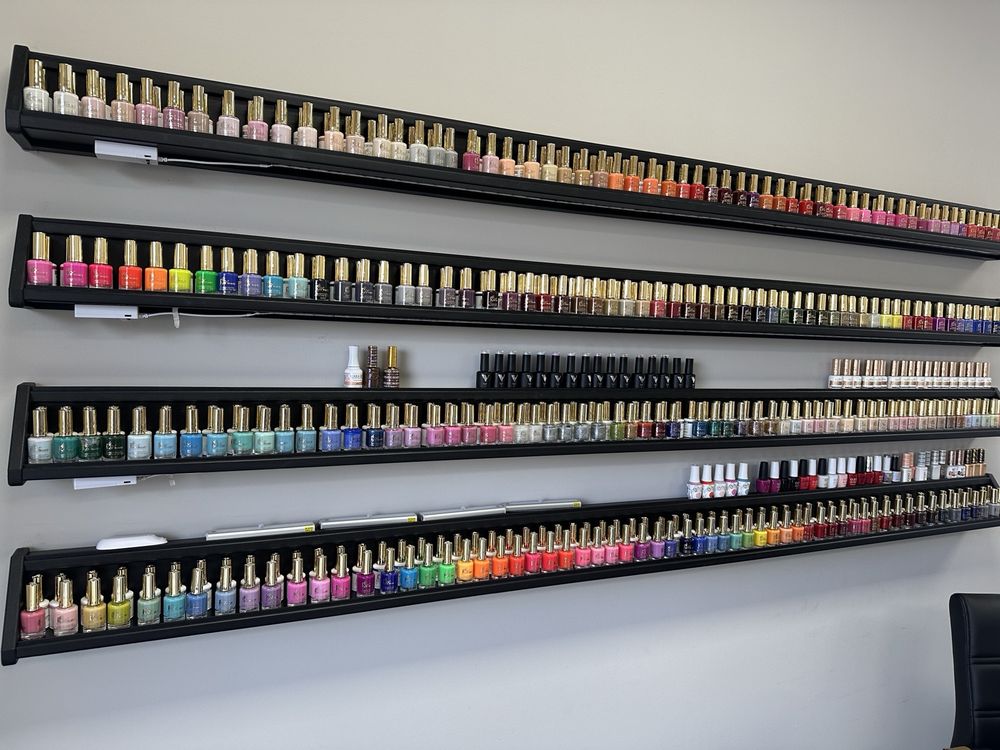 THE SUITE NAILS & SPA - Updated October 2025 - 201 S Woodland St ...