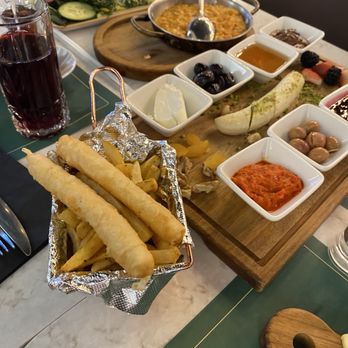 MODA CAFE AND RESTAURANT - Updated April 2025 - 221 Photos & 76 Reviews ...