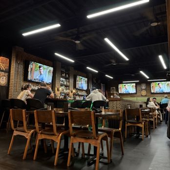 808 CRAFT HOUSE - Updated April 2025 - 197 Photos & 135 Reviews - 92 ...