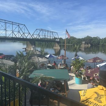 DOCKSIDE WILLIES - Updated November 2024 - 230 Photos & 171 Reviews ...