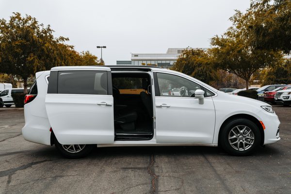 ZEEBA AUTOMOTIVE GROUP - Updated October 2025 - 18 Photos - Los Angeles ...