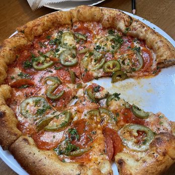 LOCALS FOOD HUB & PIZZA PUB - Updated January 2026 - 102 Photos & 34 ...