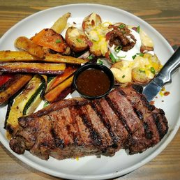 BARNYARD CRAFTHOUSE & EATERY - Updated May 2024 - 323 Photos & 363 ...