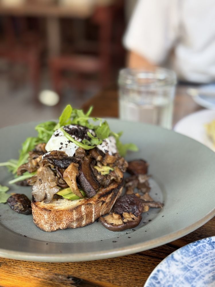 CAFE ZOLA - Updated June 2024 - 684 Photos & 915 Reviews - 112 W ...