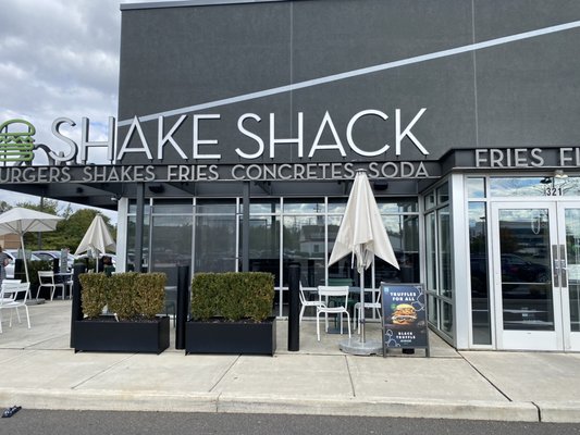 SHAKE SHACK MARLTON - Updated October 2025 - 113 Photos & 176 Reviews ...