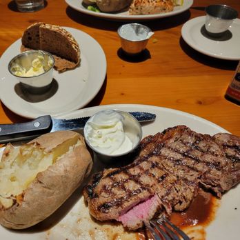 BLACK ANGUS STEAKHOUSE - Updated December 2025 - 610 Photos & 883 ...