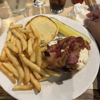 LANDMARK INN BAR & GRILLE - Updated September 2024 - 213 Photos & 243 ...