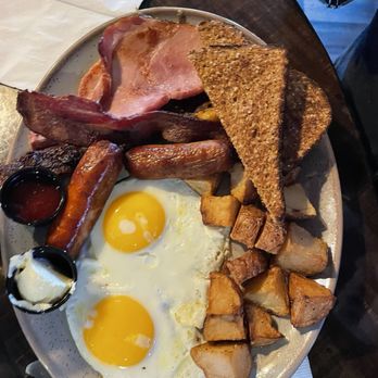 BRAND 44 N TAVERN - Updated April 2025 - 127 Photos & 97 Reviews - 8060 ...