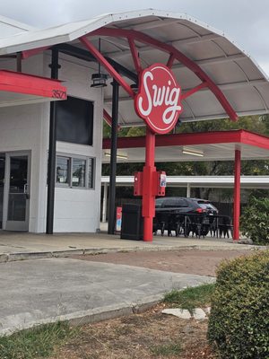 SWIG - Updated October 2025 - 25 Photos & 12 Reviews - 3521 Broadway ...