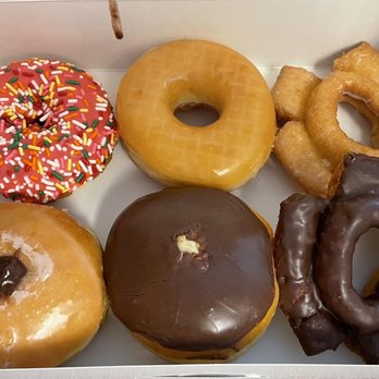 SUPER DONUT - Updated January 2026 - 66 Photos & 31 Reviews - 8106 ...