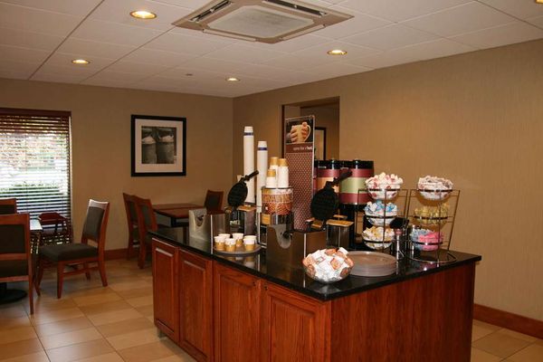 HAMPTON INN WHEELING - 122 Photos & 58 Reviews UPDATED - Hotels - 795 ...