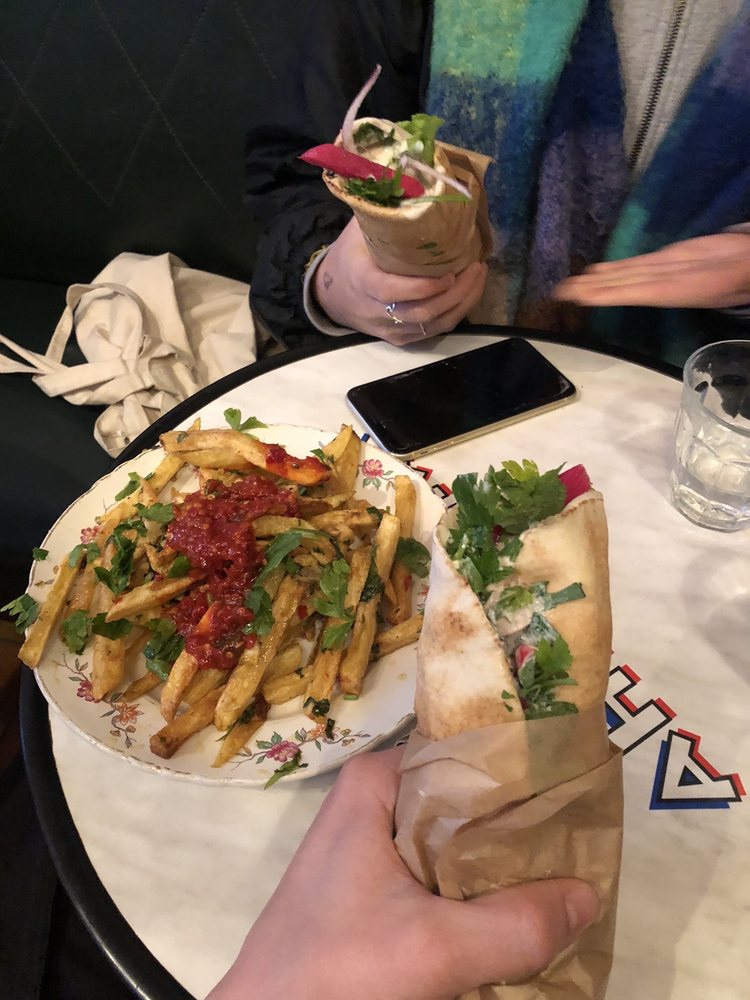 OUM FALAFEL - 17 Photos - 1 rue Charles Quint, Lille, France - Falafel ...