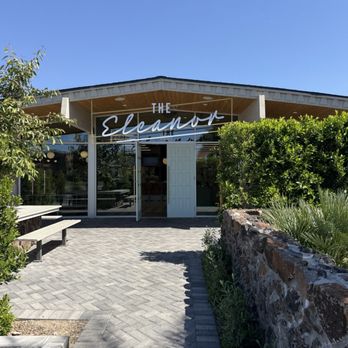 THE ELEANOR - Updated April 2025 - 591 Photos & 376 Reviews - 3207 N ...