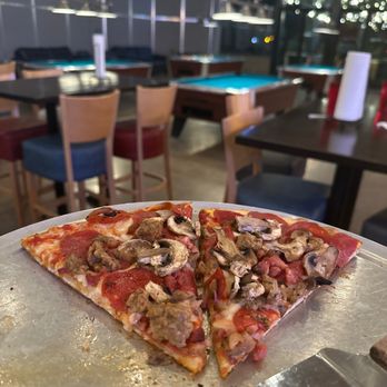 MAMA REE’S PIZZA & BREWHOUSE - Updated July 2024 - 17 Photos & 40 ...