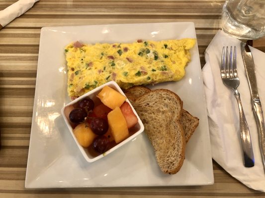 AMA BISTRO - 137 Photos & 126 Reviews - Breakfast & Brunch - 215 S ...