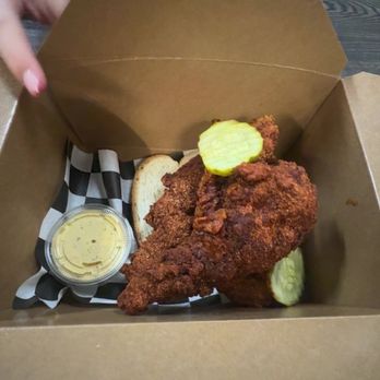 CROSSROAD HOT CHICKEN - Updated September 2025 - 110 Photos & 84 ...