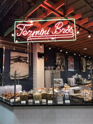 TERMINI BROS BAKERY - 444 Photos & 281 Reviews - 12th St & Filbert St ...