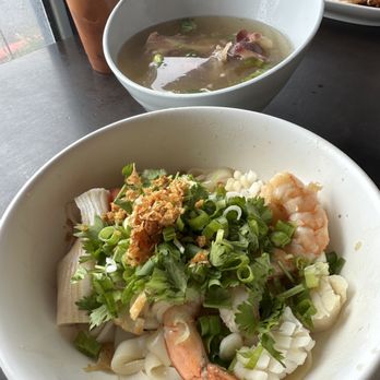 RICESTRING NOODLE SHACK - Updated September 2024 - 2327 Photos & 902 ...
