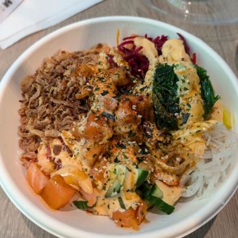 POKE POKÉ - Updated May 2025 - 70 Photos & 29 Reviews - 355 E Ohio St ...