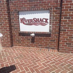 RIVERSHACK - Updated July 2025 - 32 Photos & 19 Reviews - 401 Williams ...