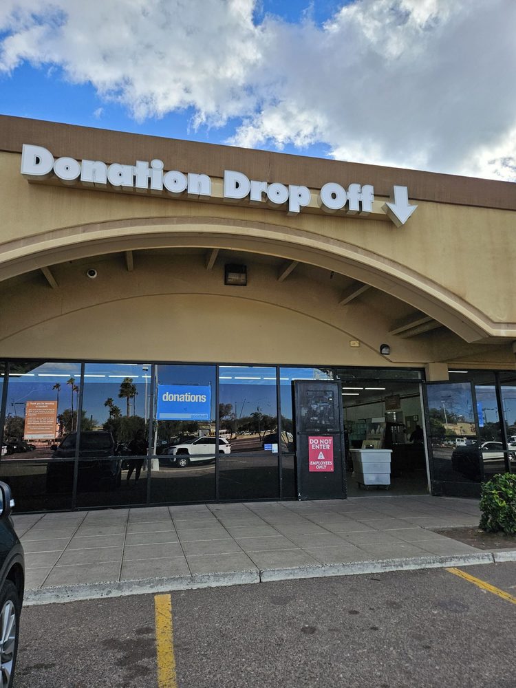 GOODWILL OF CENTRAL ARIZONA - Updated July 2024 - 40 Photos & 25 ...