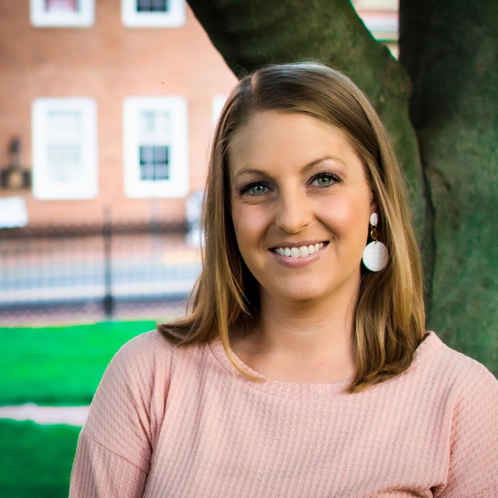 Beth Lyons's Instagram, Twitter & Facebook on IDCrawl