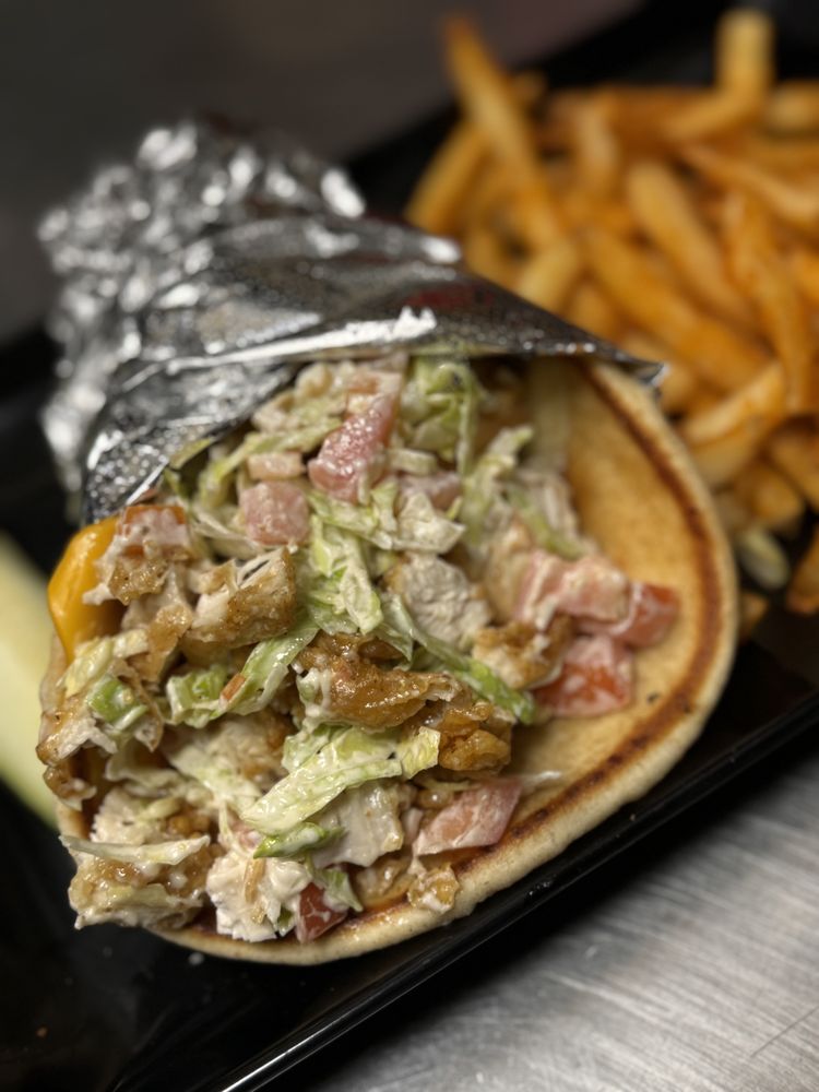 GCC PIZZA BAR & GRILL - Updated January 2025 - 196 Photos & 102 Reviews ...