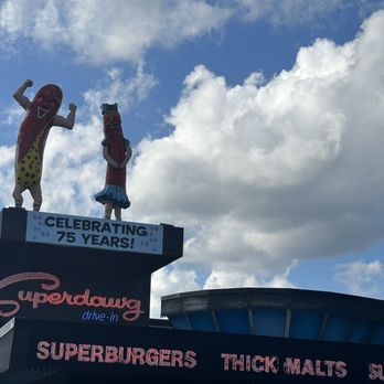 SUPERDAWG DRIVE-IN - 1328 Photos & 1922 Reviews - 6363 N Milwaukee Ave ...