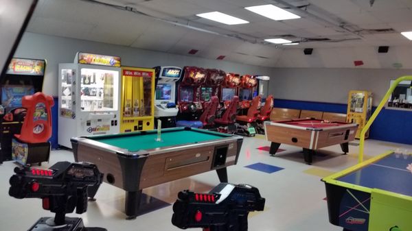 FIESTA LANES - 38 Photos & 32 Reviews - Bowling - 1202 Huisache Ave ...