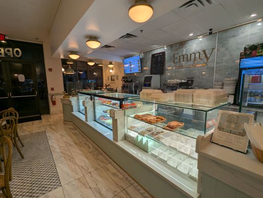 EMMY FRENCH CORNER - Updated October 2025 - 77 Photos & 40 Reviews ...