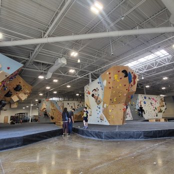 PORTLAND ROCK GYM - BEAVERTON - Updated December 2025 - 43 Photos & 11 ...